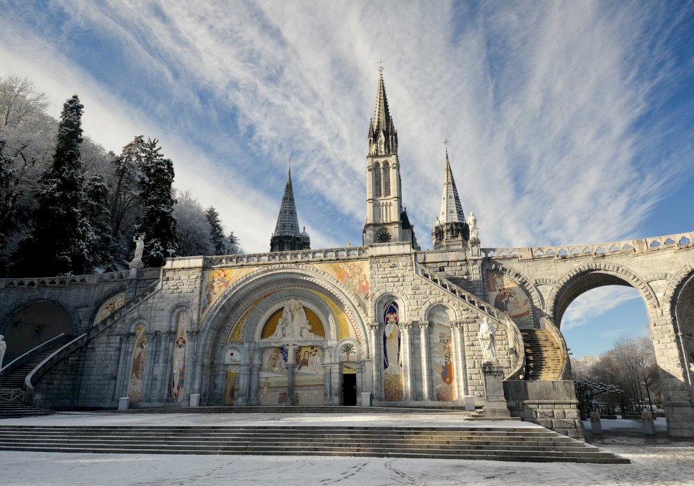 Lourdes Private Day Tour from Bordeaux – Pilgrimage Site